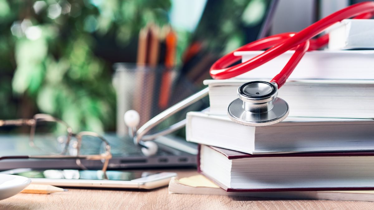 Best Books for PreMed Students – MedLife Mastery