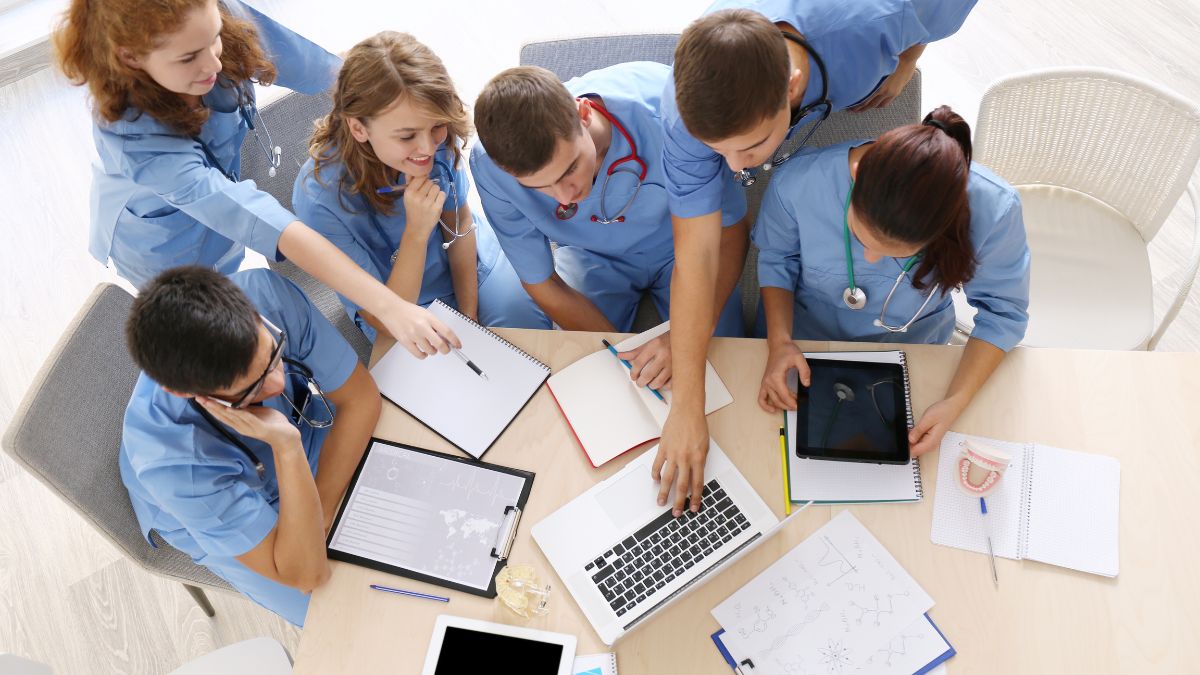Best Online Forums for PreMed Students – MedLife Mastery
