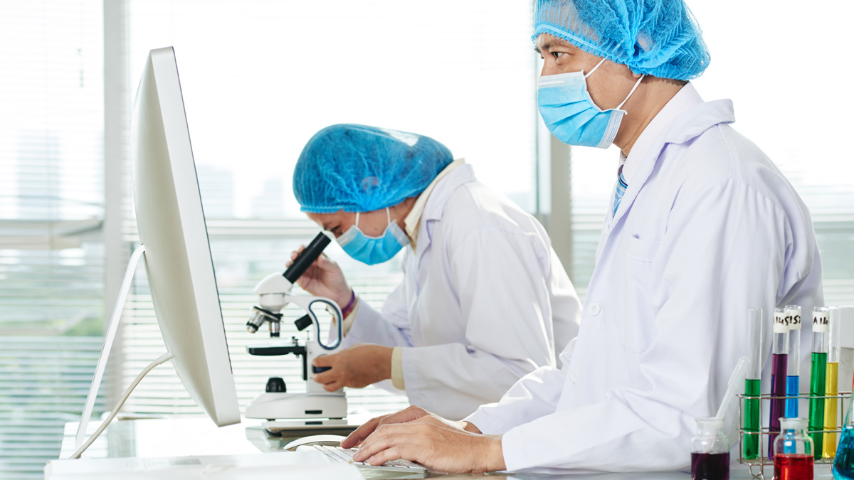 How to Become a Microbiologist